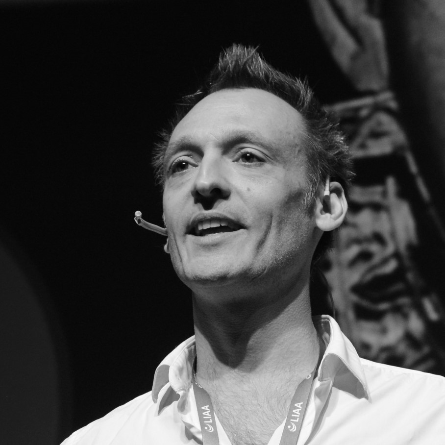 AI Content Generation Platform - Tangram Holo